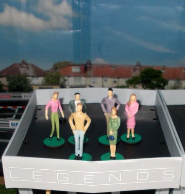 1 32 Figures in Scalextric & Slot Car Trackside Props & Buildings for ...