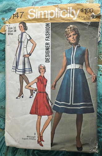 Designer Pattern Princess Seam Front Zip Dress 1970's Simplicity 9058 ...