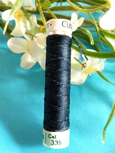 52B/ Beautiful Spool Of Pure Silk Thread Gutermann Navy Blue No. 339 | eBay