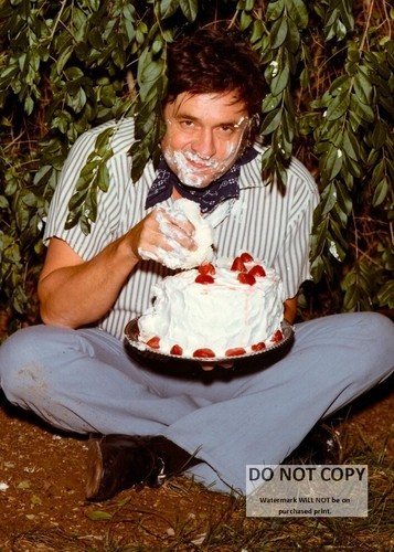 *5X7* PHOTO JOHNNY CASH CAKE PHOTO FOR BACK COVER OF "STRAWBERRY CAKE ...