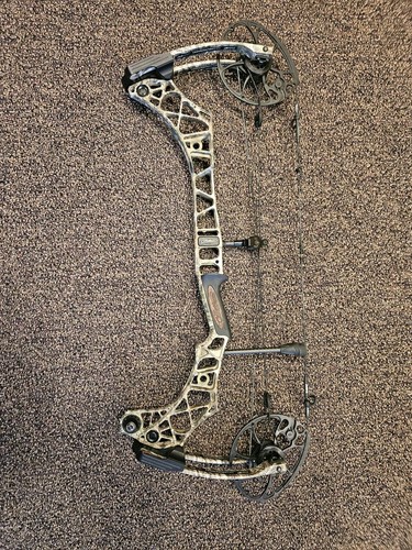 Mathews VXR 28 RH Realtree Edge 65/29 | eBay