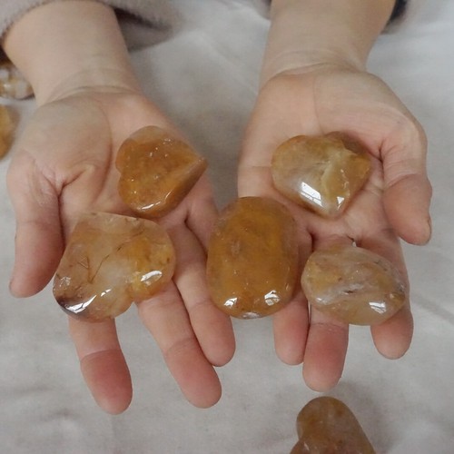 16Pcs Natural Yellow Rabbit Hair Rutile Quartz Crystal Heart Palm stone ...