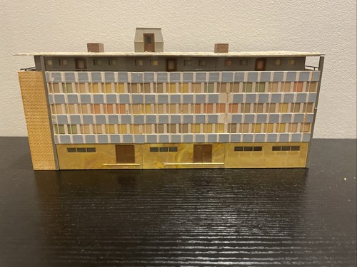 HO SCALE LARGE CONDO APARTMENT BUILDING KIT HO SCALE EXCELLENT | eBay