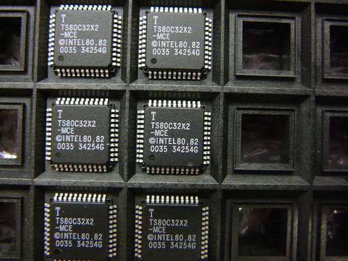 ATMEL TS80C32X2 Microcontroller 8-Bit ROMless VQFP44 **NEW** | eBay