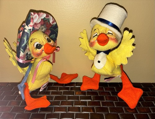 Pair Of Vintage Annalee Easter Duck Dolls 1992. Top Hat & Floral Bonnet ...