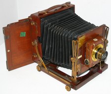 Vintage Cameras on Display | Collectors Weekly