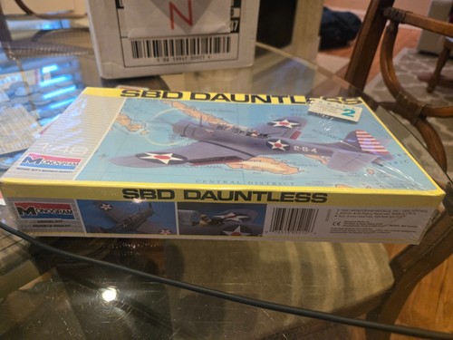 Monogram SBD Dauntless WWII Airplane Model Kit #5212 1:48 Scale 1990 ...