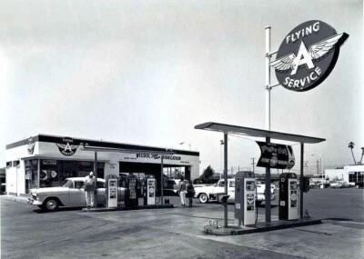 1954 FLYING A GAS & OIL SERVICE STATION | Grelly USA