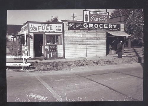 REAL PHOTO SEATTLE WASHINGTON NEW DEAL GAS STATION GROCERY POSTCARD ...