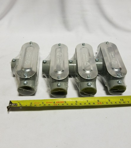 Lot of 4 E254321 T PVC Conduit Box 1 " w/ cover. Vol:10.8CU.in T, Sbwh ...