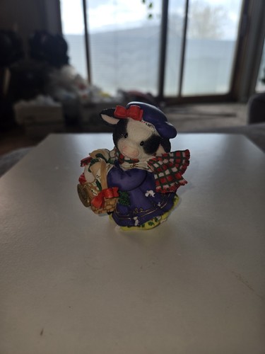 Mary's Moo Moos 'Bringing Moo The Dairy Best' Cow Figurine | eBay