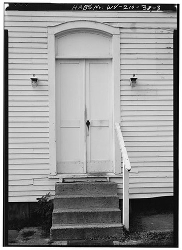 3. DETAIL ENTRANCE, NORTH FRONT - Malden Historic District, Malden ...