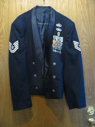 NAMED USAF ENLISTED MESS DRESS UNIFORM WITH LOTS OF MINI MEDALS BADGES ...
