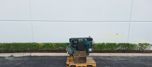 Volvo Penta D4-210, Marine Diesel Engine, With HCU, PCU, Key Switch and ...