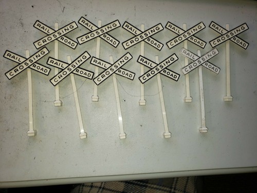 LIONEL TYPE 145-309 CROSSING SIGNS FOR 145 GATEMAN, 10 PIECE LOT. | eBay