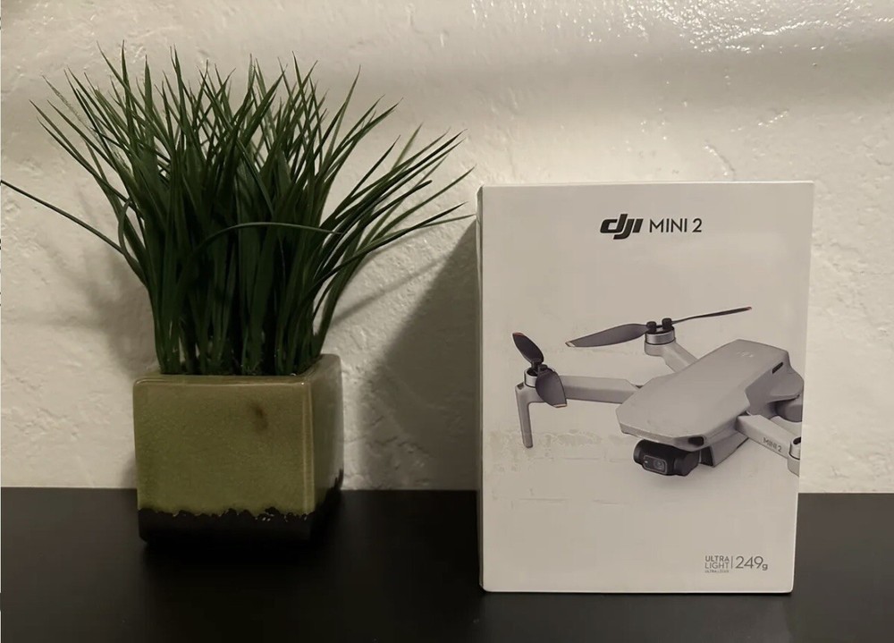 DJI Mini 2 - Ultralight Foldable Drone with 4K Camera DJI Mini 2 - Ultralight Foldable Drone with 4K Camera