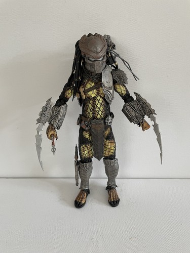 Genuine Neca Reel Toys AVP Aliens Vs Predator Temple Guard Figure Ex ...