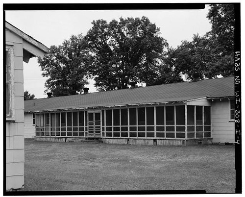 4. SIDE WALL STANDARD WARD, SHOWING SCREENED PORCH - Fort McCoy ...