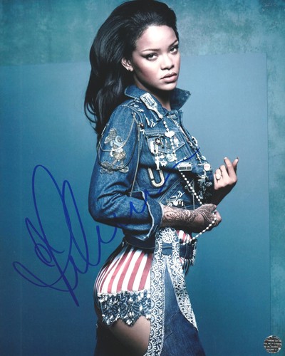 Rihanna Signed Autographed SEXY HOT 8x10 Photo with COA/Matching ...