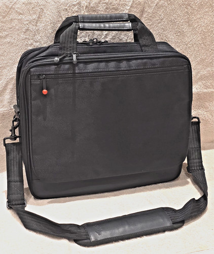 IBM ThinkPad 16" Vintage Black Laptop Carrying Case with Shoulder Strap ...