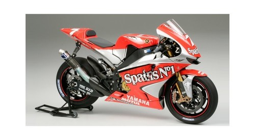 TAMIYA 14100 1/12 Yamaha YZR-M1 04 No.7/No.33 | eBay Australia