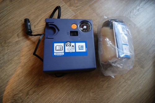 GENUINE VAUXHALL GM TYRE PUMP AIR COMPRESSOR INFLATOR kit 12V GOOD ALL ...