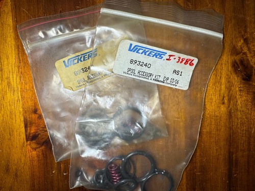 NEW OLD STOCK VICKERS EATON SEAL KIT 893240 | eBay