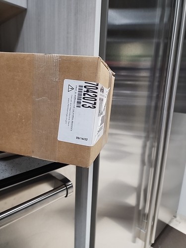 7042073 New Genuine Sub-Zero Ice Maker Assembly Factory Certified Part ...