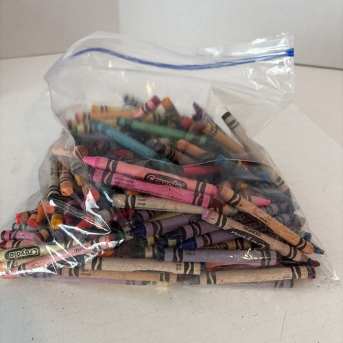 Crayons 200 Used Over 2 Lbs Crafts Art Melting Fun Activities 137 ...
