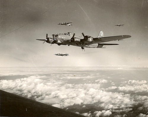 WW2 WWII Photo USAAF B-17 Flying Fortress Bombers 447th BG World War ...