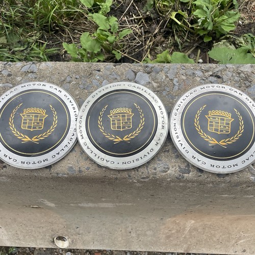 1989-1993 Cadillac DeVille Fleetwood Center Cap Gold Emblem OEM ...