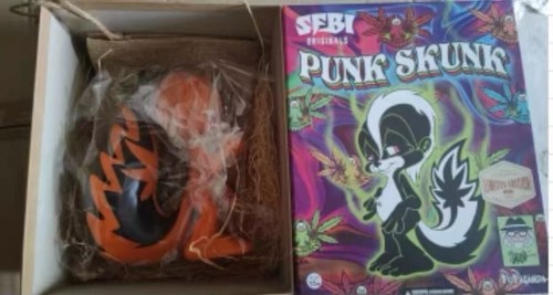 pop life SFBI RON ENGLISH designed punk skunk toy | eBay