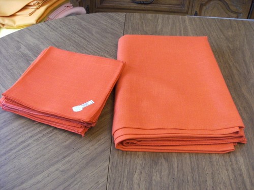 RED POLYESTER/RAYON TABLECLOTH 84'' X 60'' AND 12 NAPKINS | eBay