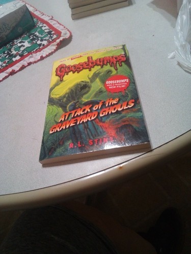 Attack of the Graveyard Ghouls (Goosebumps) By R. L Stine 9781407157290 ...