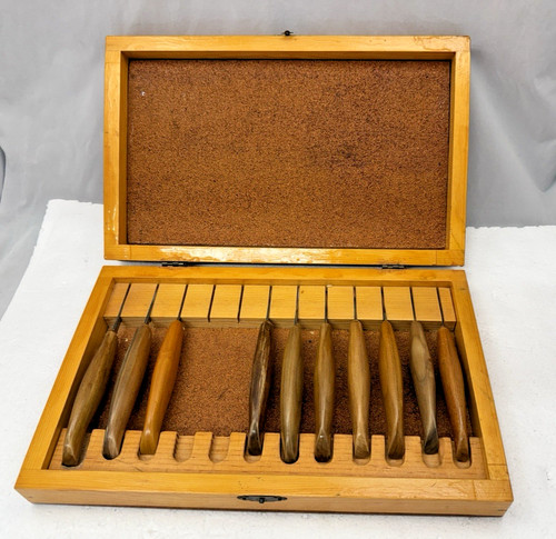 10 Vintage Wood Carving Tools, Gouges & Chisels Plus Vintage Wood Case ...