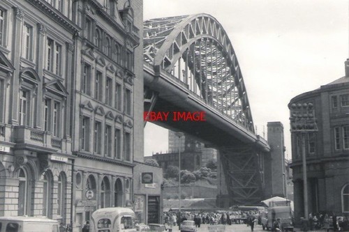PHOTO 1977 GATESHEAD SUNDAY MARKET THE SUNDAY MARKET ATTRACTS BIG ...