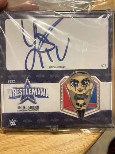 WWE LIV MORGAN WRESTLEMANIA 38 LIMITED EDITION AUTOGRAPH PIN #1 OF 12 ...
