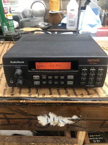 Radio Shack PRO-2050 300 Channel VHF UHF AIR FD 800 MHz Trunk Tracker ...