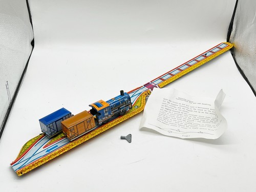 VINTAGE TINPLATE WIND UP CLOCKWORK TRAIN AND RAILWAY TRACK TOY | eBay UK