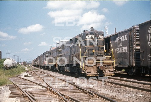 SCL Seaboard Coast Line GP7 w/Freight @ Suffolk, VA 1972 Original Slide ...