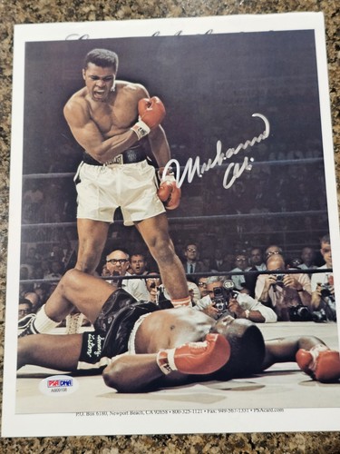 Muhammad Ali Signed 8 by 10 Glossy Photo. Beautiful Signature. PSA DNA ...