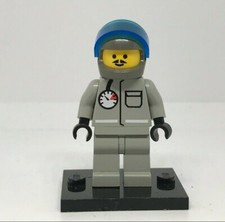 LEGO Sets with Minifigure ext003 Extreme Team - Gray with Dark Gray Helmet