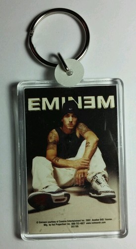 AS-IS EMINEM SITTING IN TENNIS SHOES BLACK TANK & NIKE HAT KEY CHAIN ...