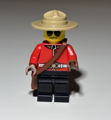 Lego RCMP police guy minifigure Canada Toys R Us rare exclusive brand ...