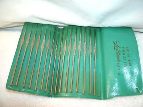 STEEL CROCHET HOOKS-Lee Wards--Japan --16 w/Case---Vtg/Orig | eBay
