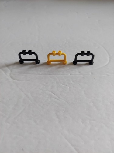 Lego 4083 (2) Black & (1) Yellow 1x4x2 Fence with Bar & 2 Studs (3pcs ...