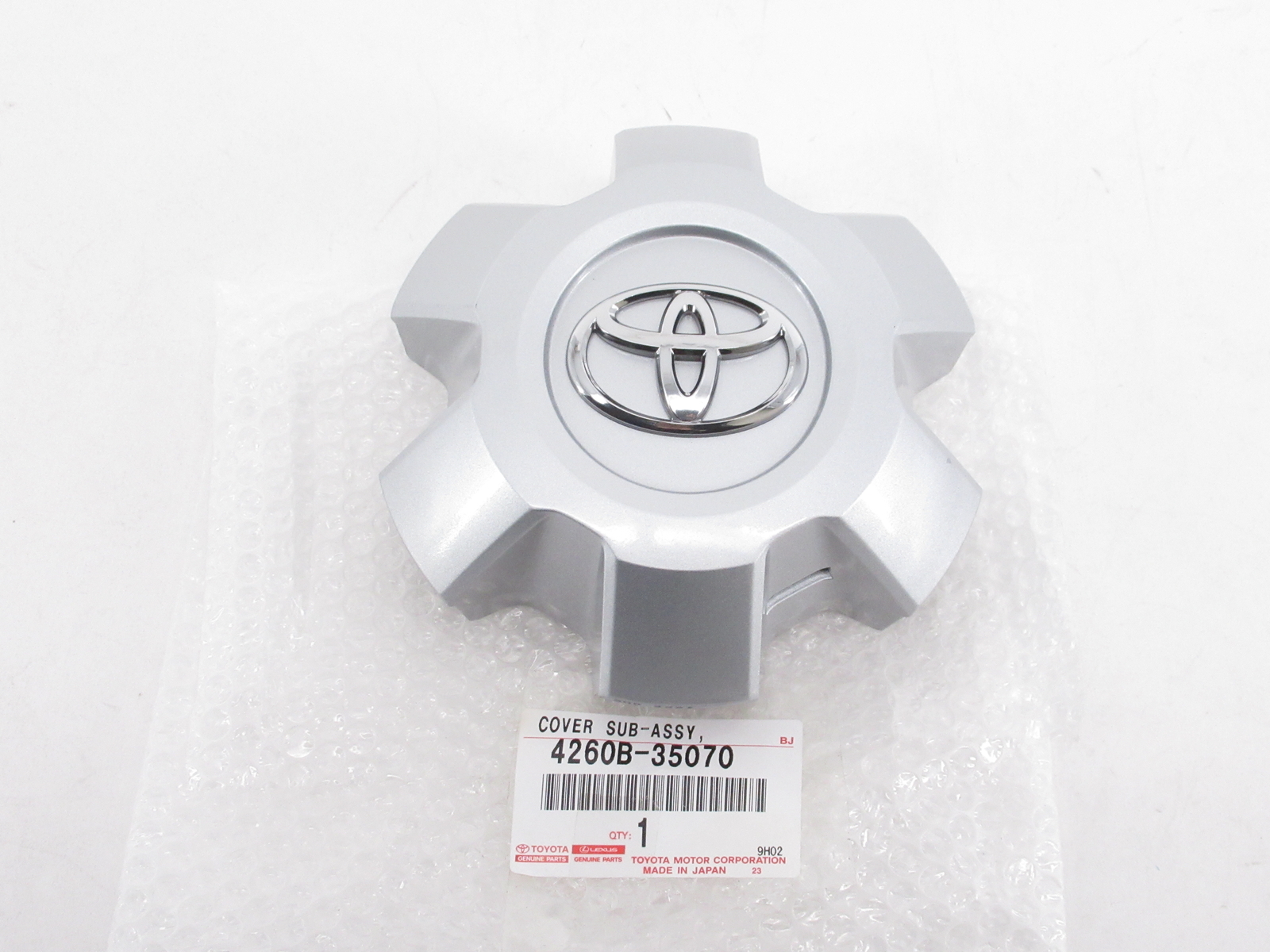 4260B60290 Genuine Toyota ORNAMENT SUB-ASSY, WHEEL HUB 4260B-60290 | eBay