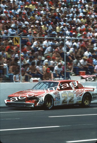 1985 NASCAR -- BOBBY ALLISON #22 MILLER AMERICAN BUICK -- 35mm RACING ...