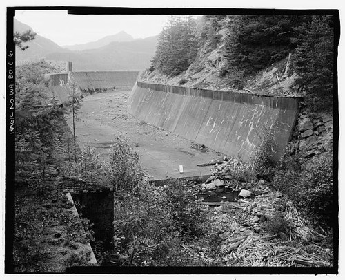 6. Spillway chute, apron unlined channel. View west. - Keechelus Dam ...