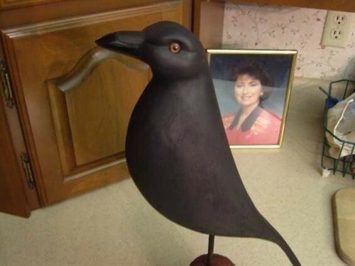 Hand Carved CROW Decoy.....with 1/2 pine log wooden stand ..... life ...